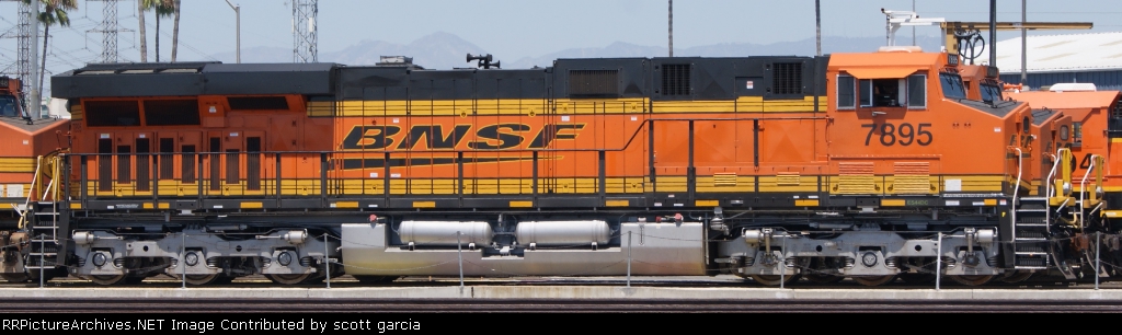 BNSF 7895